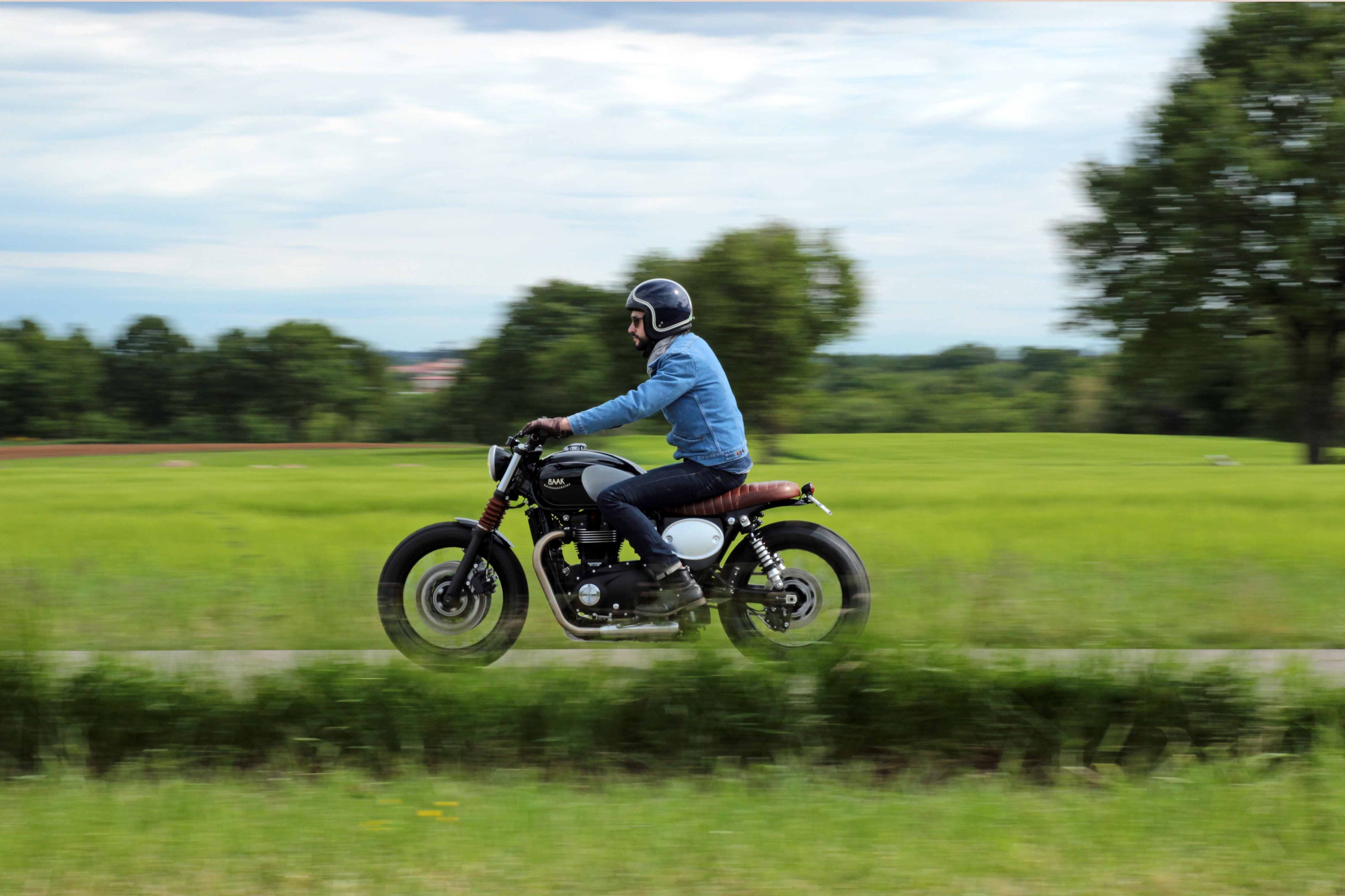 triumph-bonneville-t120-tracker-baak-13 - GLORIOUS MOTORCYCLES