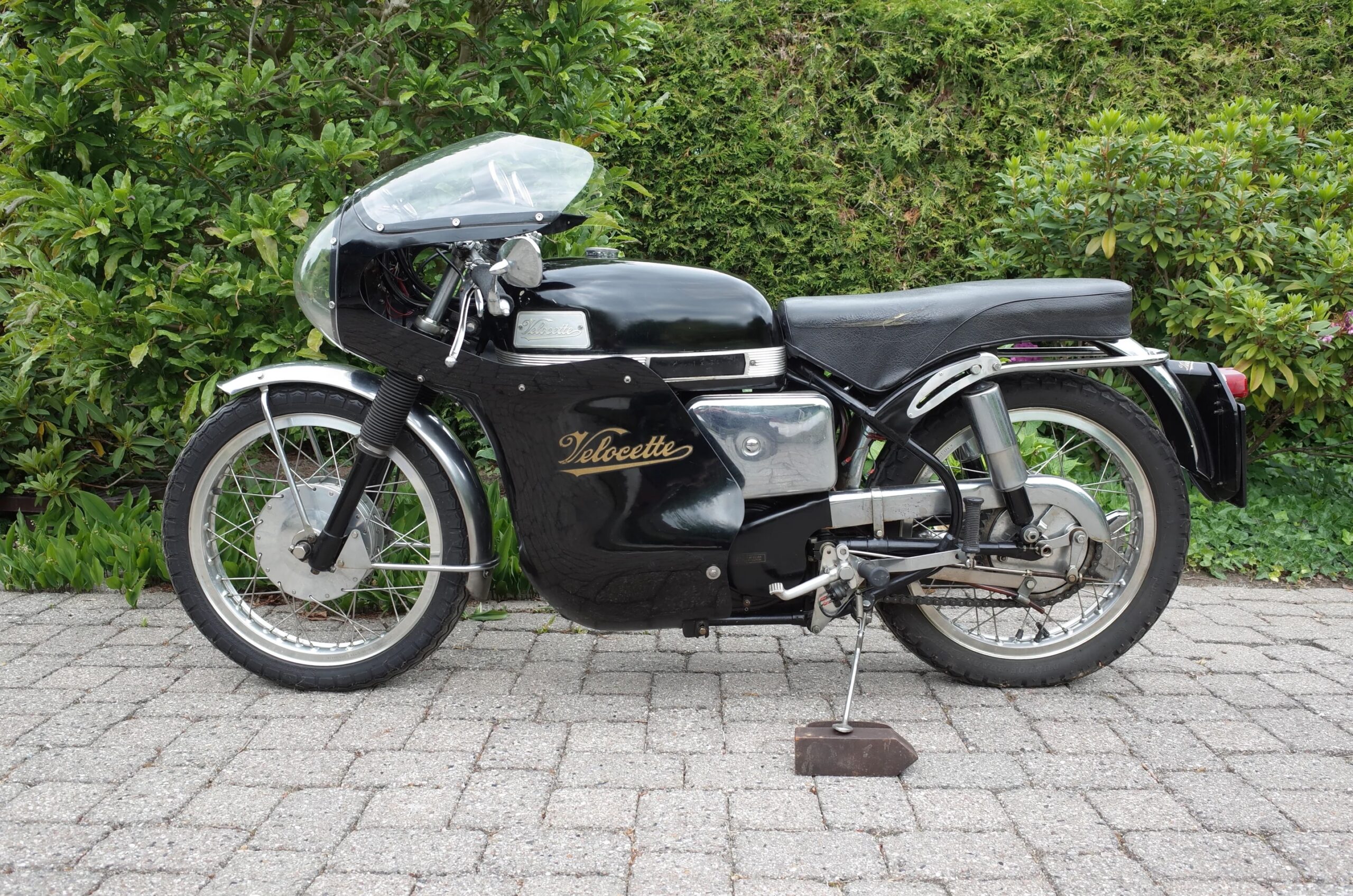 1967 Velocette Venom Clubman By Century Limited - GLORIOUS MOTORCYCLES