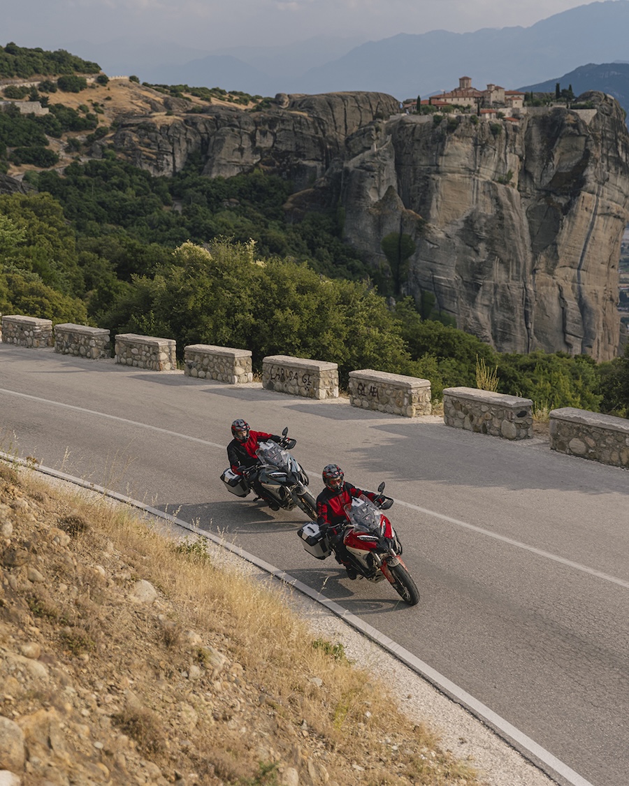 MTS-V4-rally-overview-gallery-mosaic-1080x1350-02 - GLORIOUS MOTORCYCLES